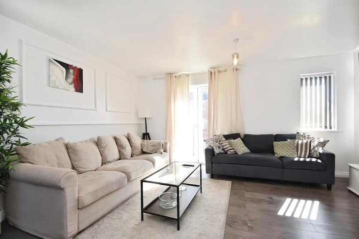 Cozy Flat With Parking - Dagenham