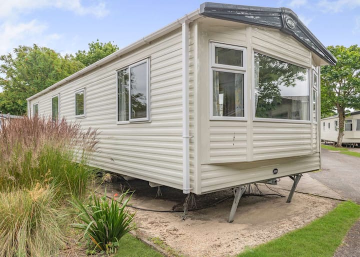 Gold Caravan. With Parking And Decking. - Kidwelly