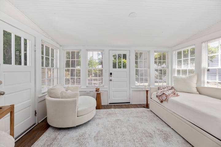 The Courtyard Cottage|2bd 1bh|private Garden Suite - Columbus