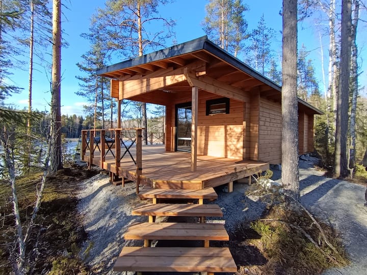 Valoisa Mökki Järven Rannalla - Heinola