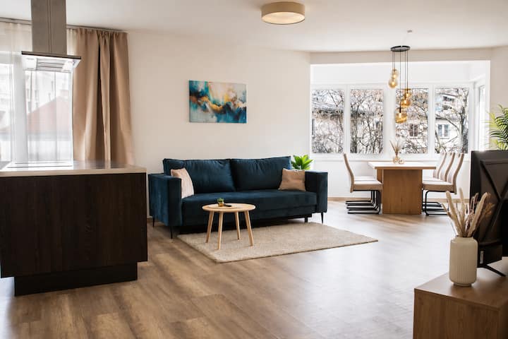Linz Base Suite – Business & Family, 2br+workspace - Linz
