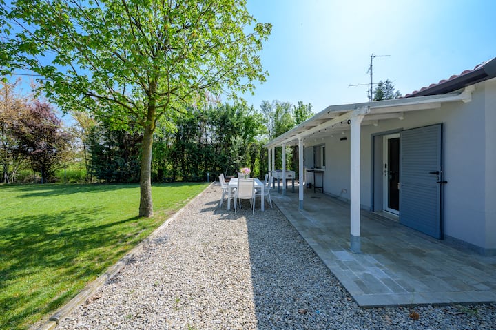 Maison Moderne Avec Grand Jardin Privé - Modena