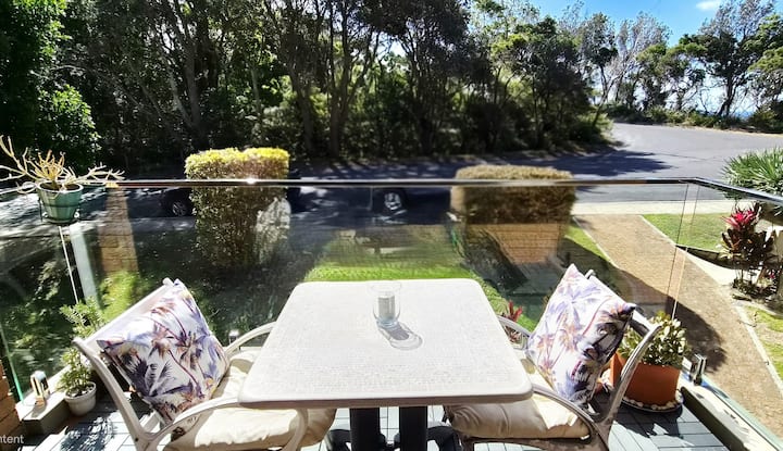 Ocean Crest 4 
Directly Opposite The Beach! - Forster