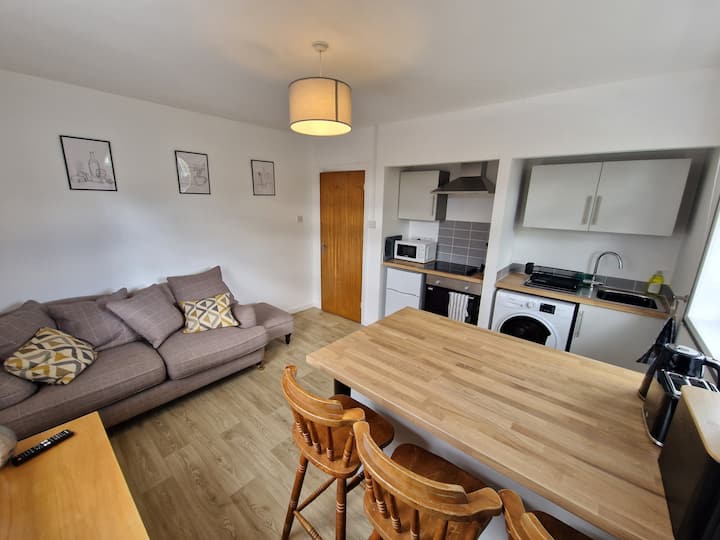 Bright 2 Bedroom Flat | Monthly Stay | Refurbished - Brighton and Hove