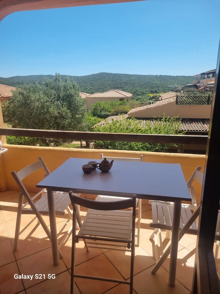 Bel Monolocale Con Veranda Pochi Passi Da Spiaggia - Golfo Aranci