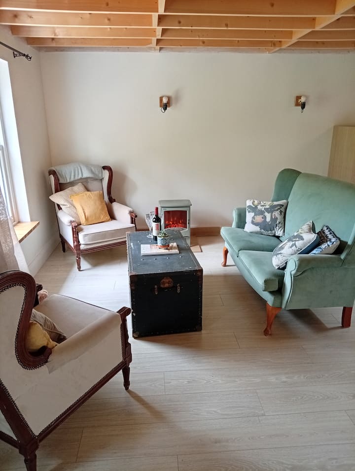 Killarney Cottage Beside National Park - 
