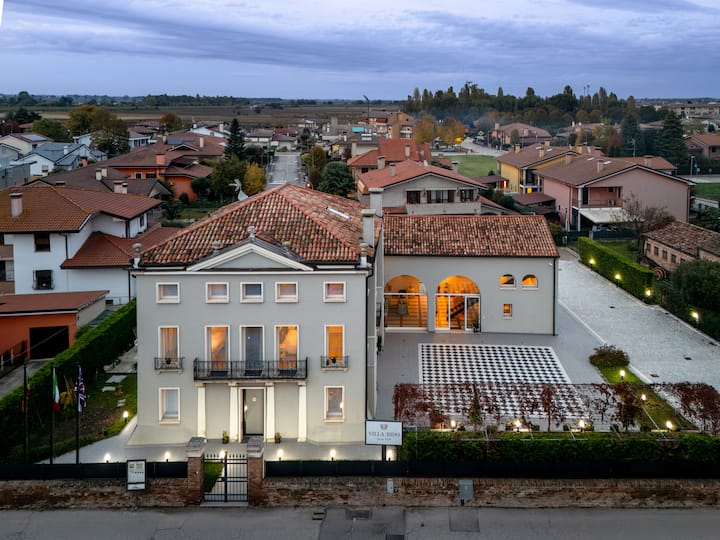 Villa Bido ,  Villa Veneta Del Xviii Secolo - Adria