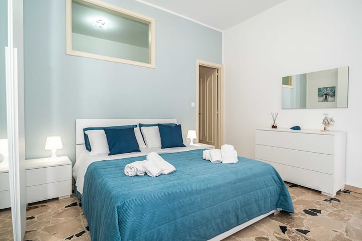 A Pochi Passi Dal Mare Di Naxos, Sotto Taormina - Włochy