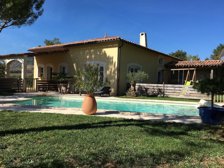 Jolie Villa Avec Piscine - Millau