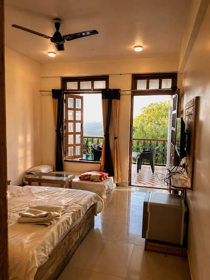 Delux Ac Room - Mahabaleshwar