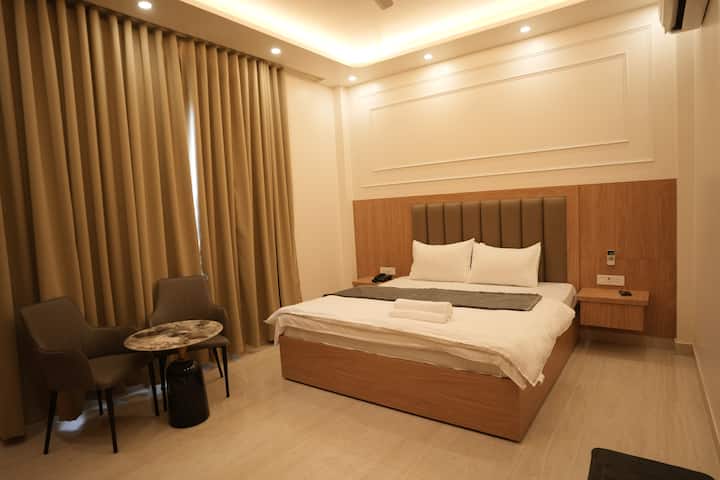 Resort In Prayagraj | Hotel Sarovar Palace - Prayagraj