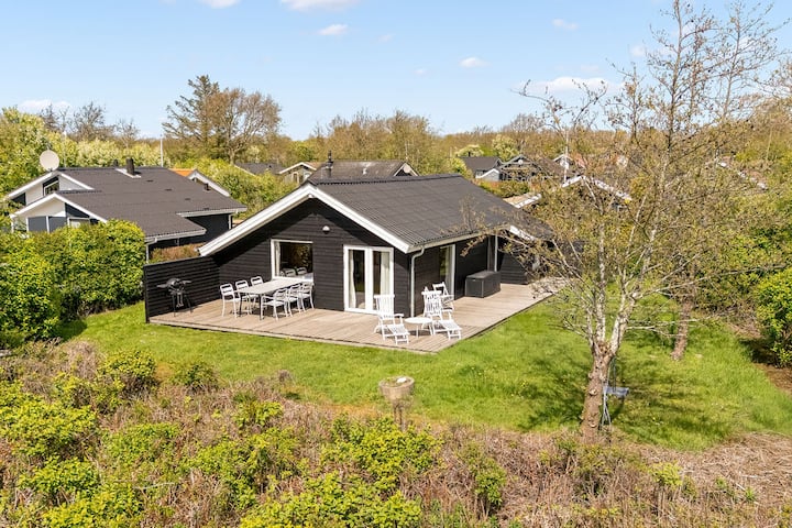 Hyggeligt Sommerhus Med Terrasse Og Udsigt - Nymindegab