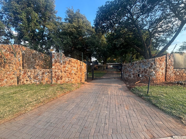 Secure Private Garden Studio | Clean & Peaceful - Centurion