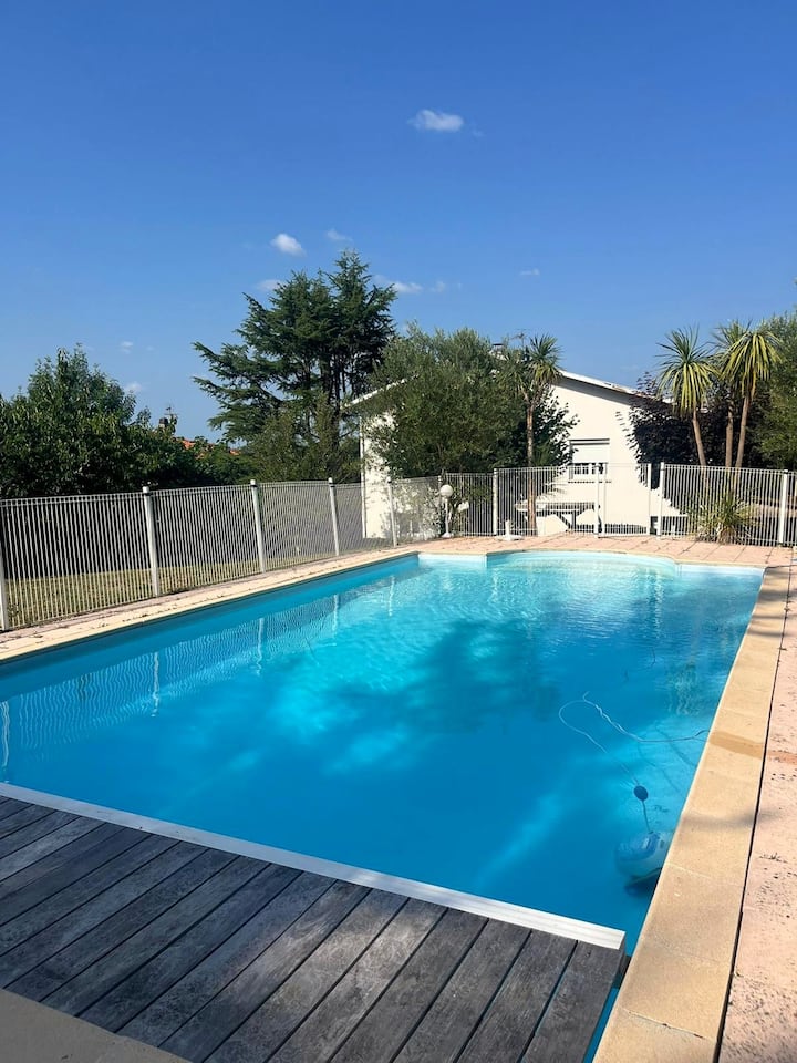 Villa Blanche Ligt Tussen De Wijngaarden - Villeneuve-sur-Lot