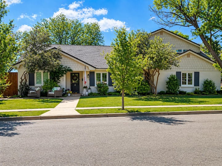 The Two-story Blue House - ラボック, TX