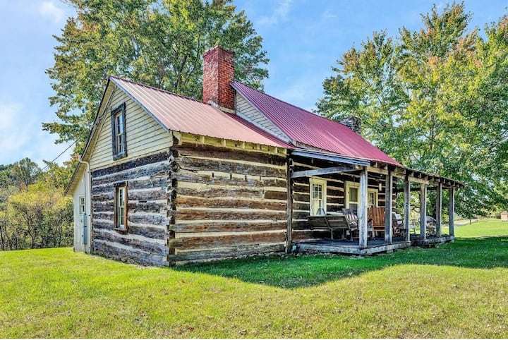 1800s Cabin • Pond, Paddle Boat Near Sml & Roanoke - Smith Mountain Lake, VA