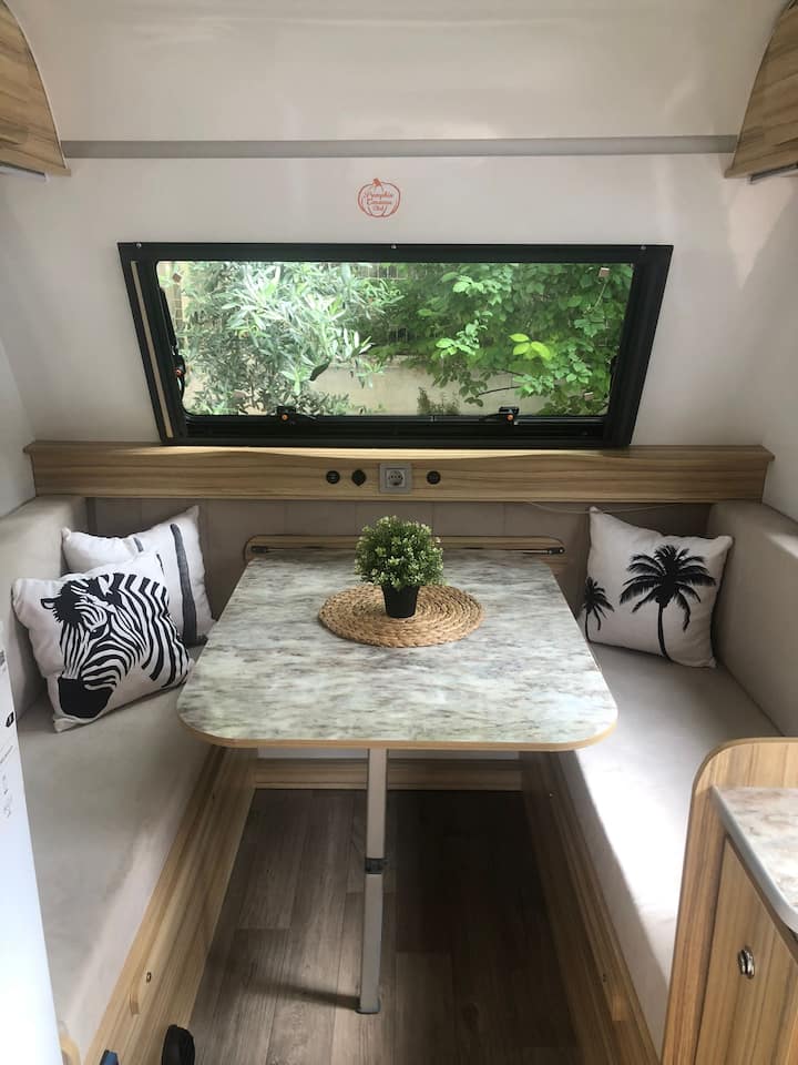 Antalya Lara Mobil Halk Plajında   Karavan Tatili - Antalya