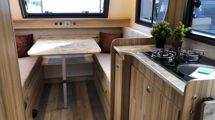 Antalya Lara Mobil Halk Plajında   Karavan Tatili - Antalya