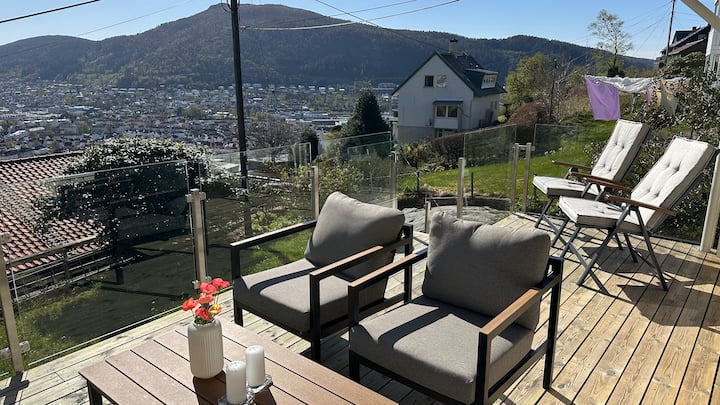 Haukeland Sykehus Og Sentrum - Pen Utsikt Med Hage - Bergen