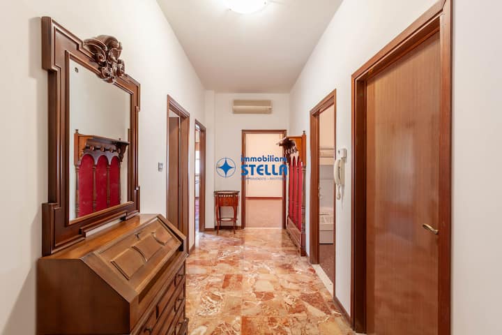 Rossi Apt. <Piazza Marconi> 250 Mt. From The Beach - Jesolo