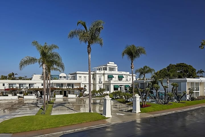 2.1 Mi To Seaport Village! Heated Pool | Parking - Coronado, CA