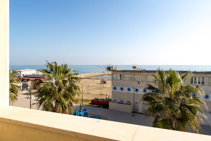 Beachfront, Free Umbrella, 5 Guests, Self Check-in - San Vito Chietino