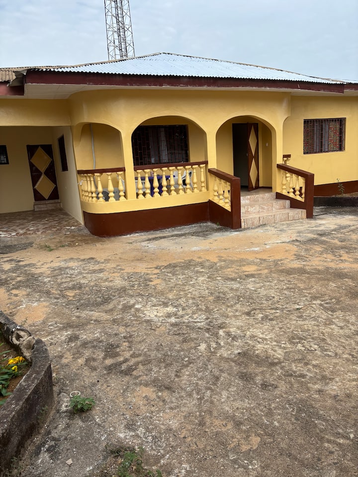 Bailee Awesome House 3qbd Rms, 2.5 Bth, Wi-fi, Sec - Monrovia