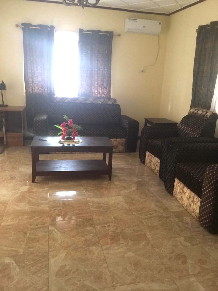 Bailee Awesome House 3qbd Rms, 2.5 Bth, Wi-fi, Sec - Monrovia