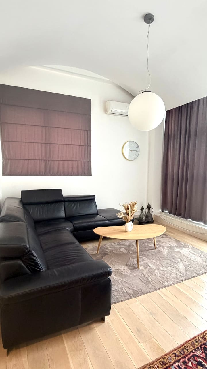 Cozy 2 Bedroom Apartment • Great Location• - Saraybosna