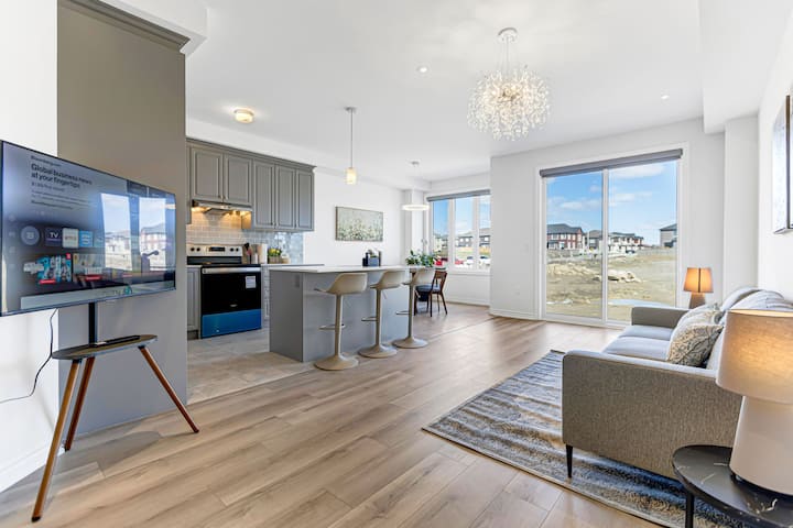 Richmond Hill Haven |Sleeps 7|nature + City Access - Newmarket