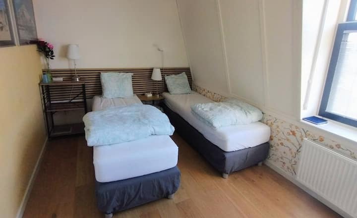 Etage Privé, 2 Chambres Pour Max 3 Personnes - Scheveningen
