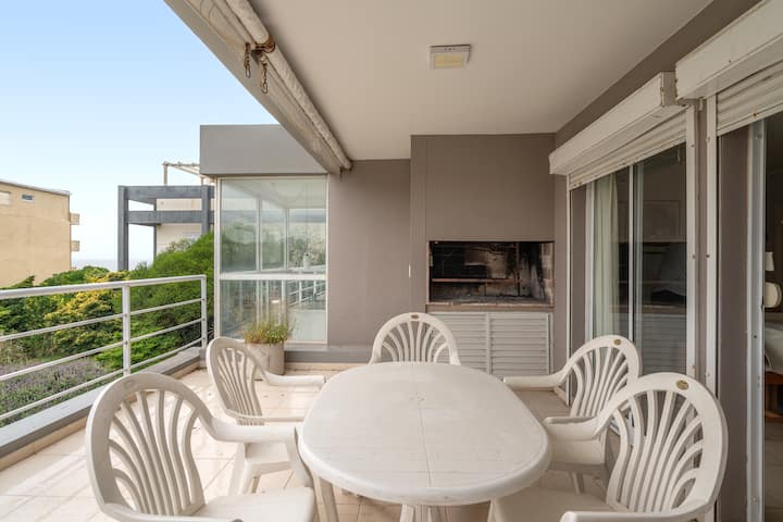 Amplio Balcón Con Parrilla | Balneario La Celina - Pinamar