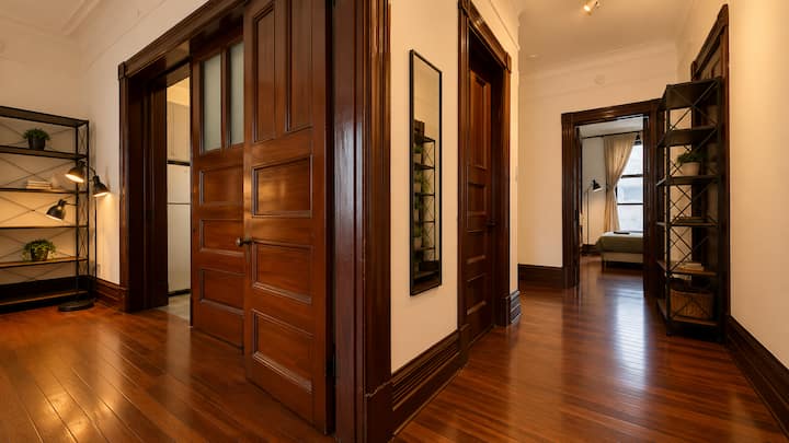 Elegant 2-br Retreat |Modern Comfort|walk To Metro - Montreal