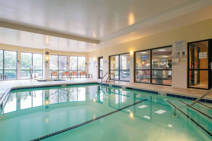 Courtyard Salisbury | King Sofa | Indoor Pool - Salisbury, MD