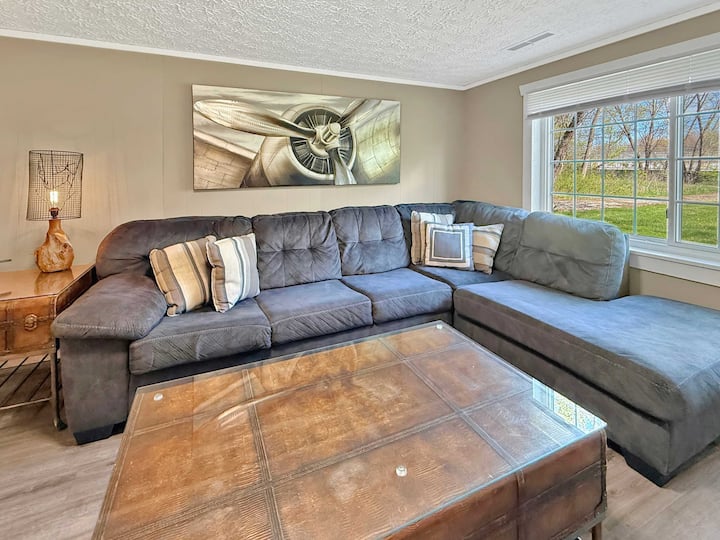 3br Home For 8 | Near Portage Lakes + Yard - Portage Lakes, OH
