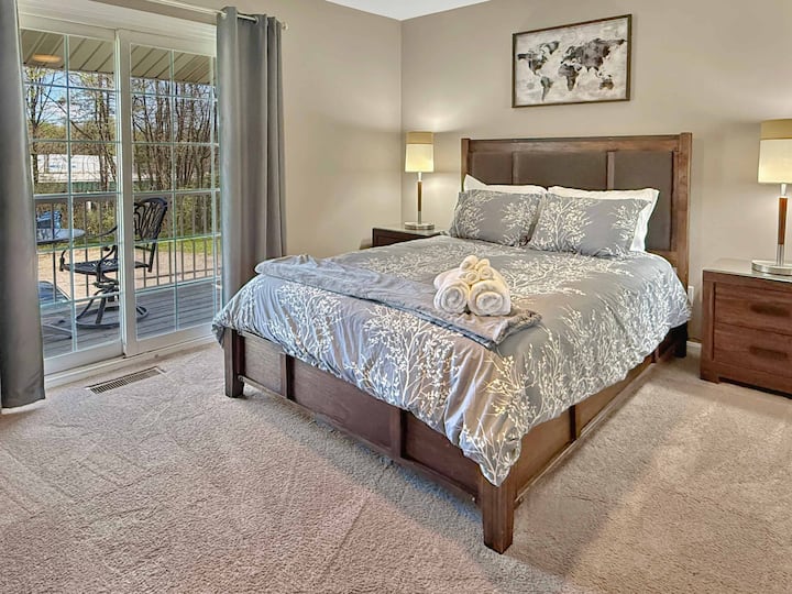 3br Home For 8 | Near Portage Lakes + Yard - Portage Lakes, OH