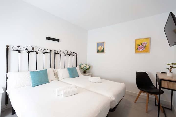 Doble / Twin Con Baño - Estepona