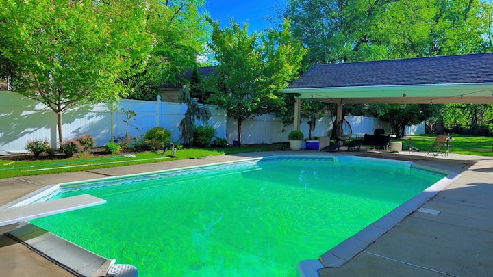 Sunny 5br Home + Large Backyard & Pool - Paterson, NJ