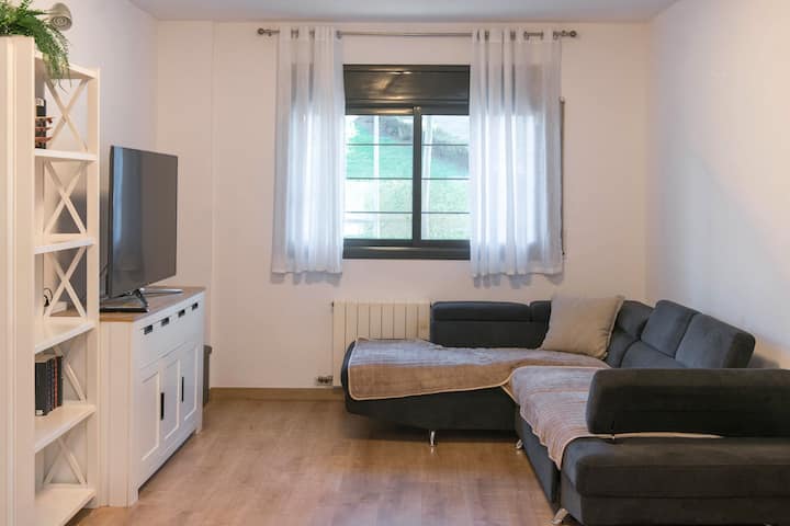 2br Apartment For 5 With Shared Pool And A/c - Castillo de Aro, España