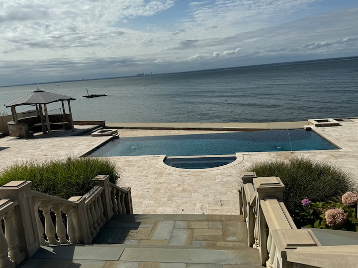 Waterfront Retreat - Port Washington, NY