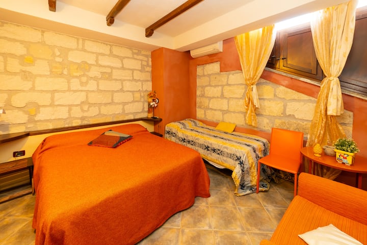 Al Frantoio: Stanza Arancio E Relax Siciliano - Valderice
