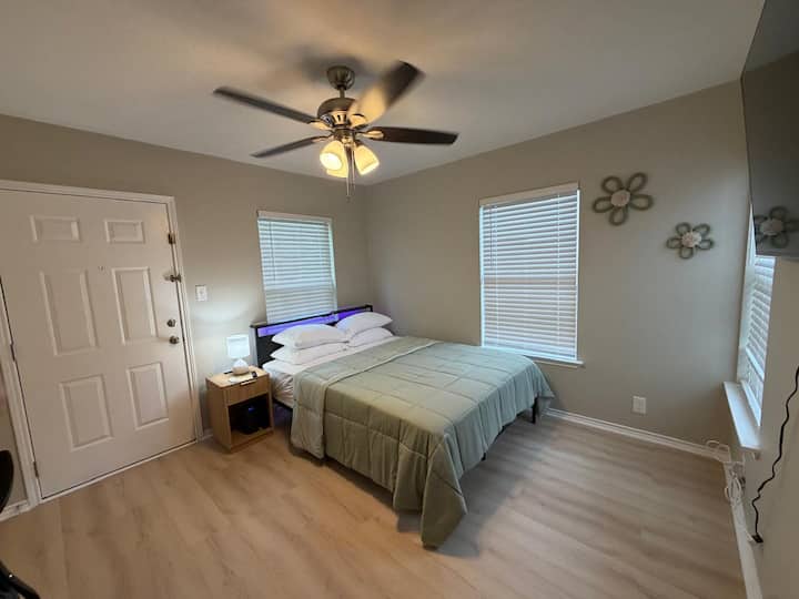 Modern 2br Retreat | Minutes To Dickies & Downtown - Ryan Place - Fort Worth