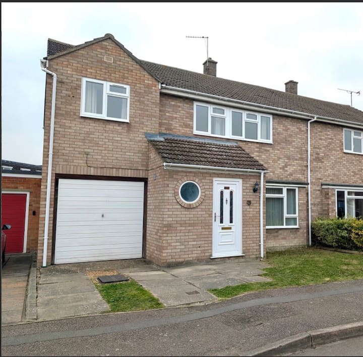 Lovely House With Great Outdoor Space - Cambridge