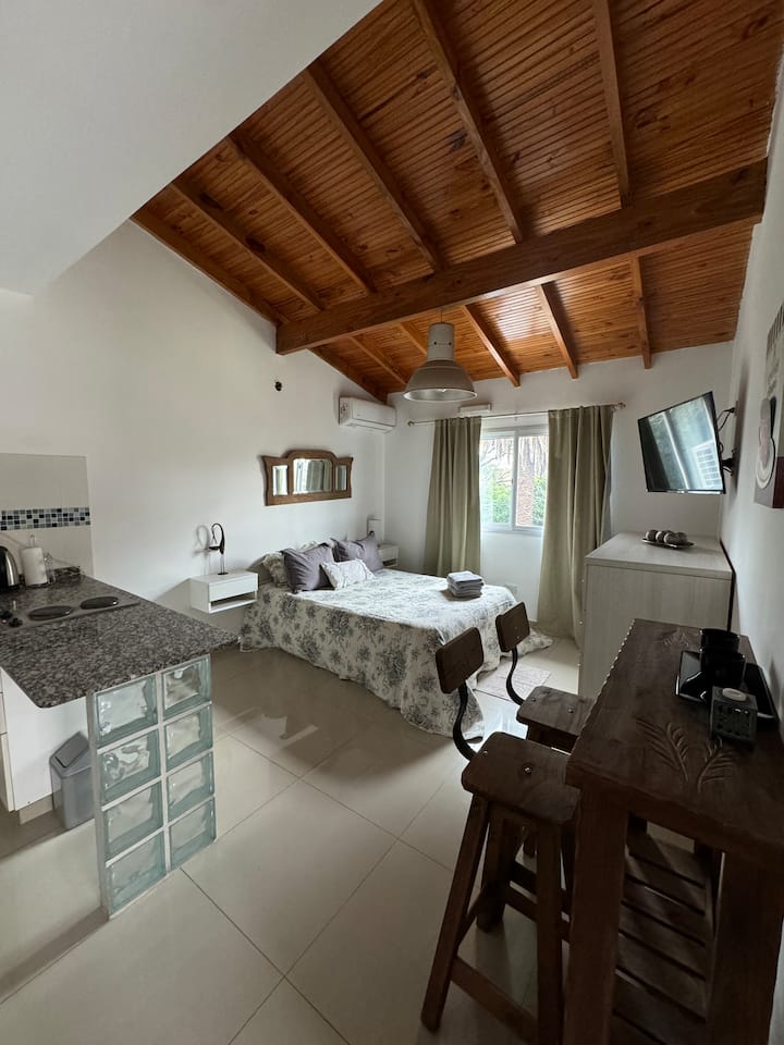 Hospedaje Lo De Hugo. Departamento En San Miguel - Bella Vista