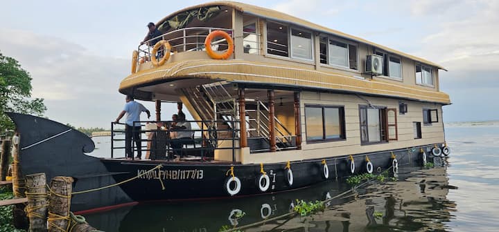 Kh Harmony | 3br Deluxe Houseboat - Alappuzha