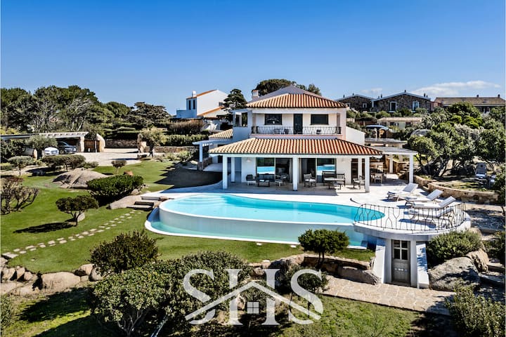 Villa Veronika: Luxury Villa With Archipelago View - La Maddalena