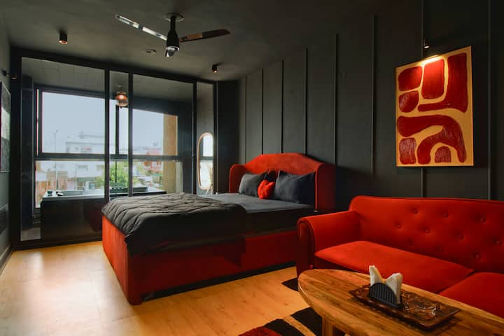 Pink City B&b ~ Crimson Desire Suite -