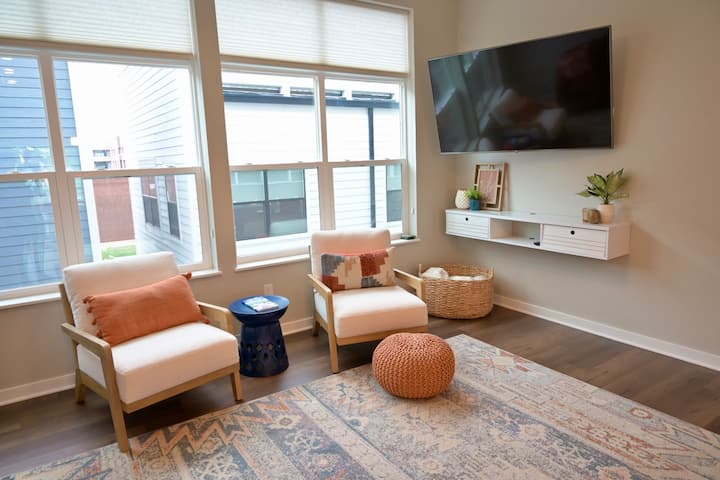 Rooftop Bay Views | Downtown Lakehouse Sleeps 8 - Sandusky
