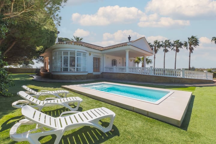 Villa 10 Pers | Piscine, Palmiers Et Bbq · Barrosa - Spain