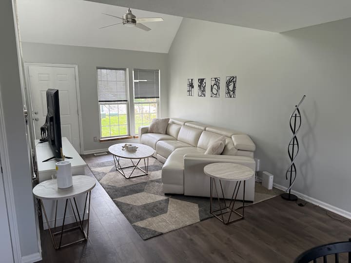 Spacious 3br Home W/ Garage, Deck & Pool Table | - 리버티